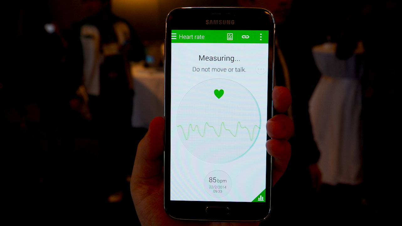 Samsung Galaxy S5 Heart Rate Monitor | Phonenomena | Telstra Enterprise ...